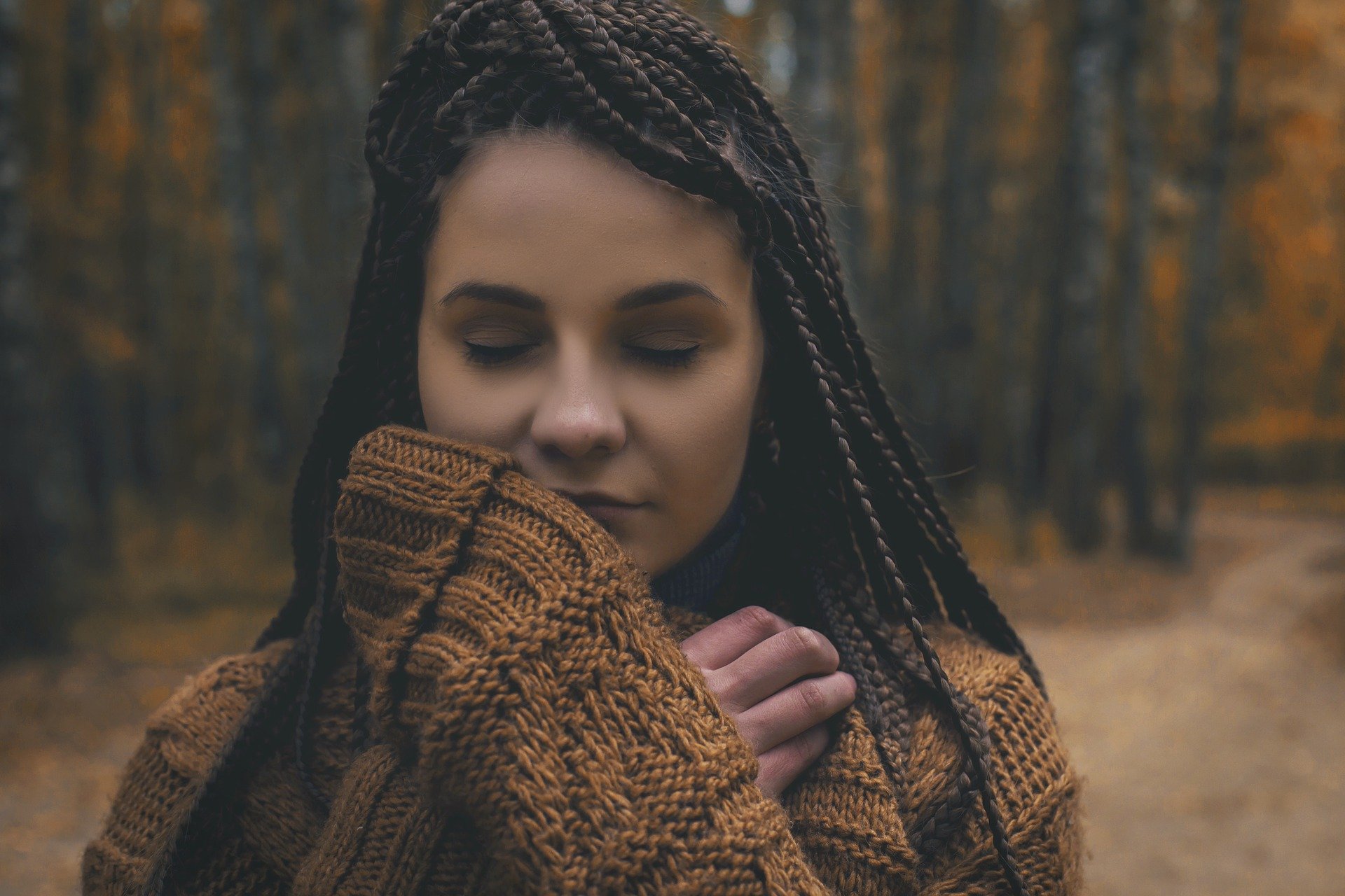 5 Reasons Why A Young Man Falls In Love With An Older Woman Live The